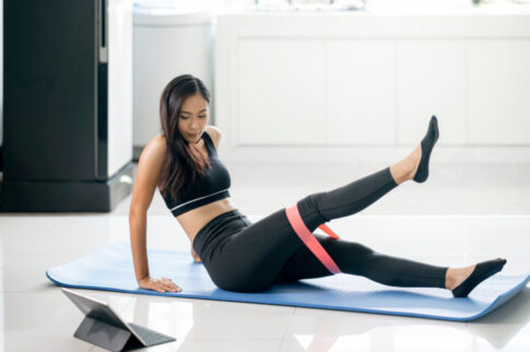 エクササイズバンドのおすすめ7選！選び方のポイントと効果的な使い方も解説 | CACHI maga（カチマガ）